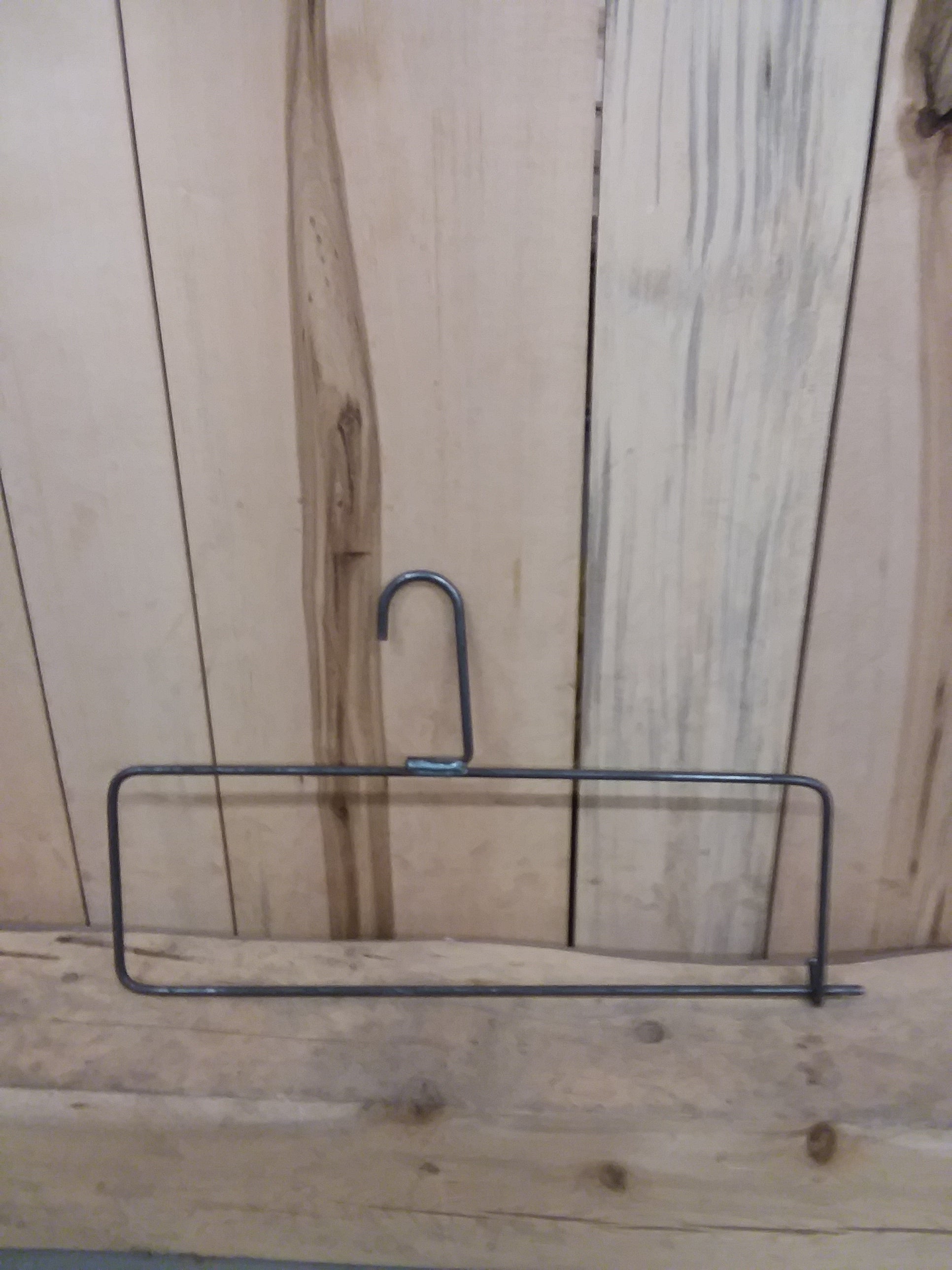 Fur Stretchers / Fleshing beams – Trapper Art's Supply